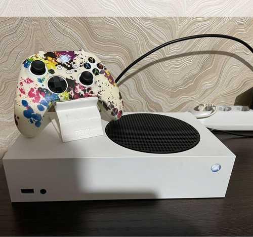 Xbox series s 2 геймпада