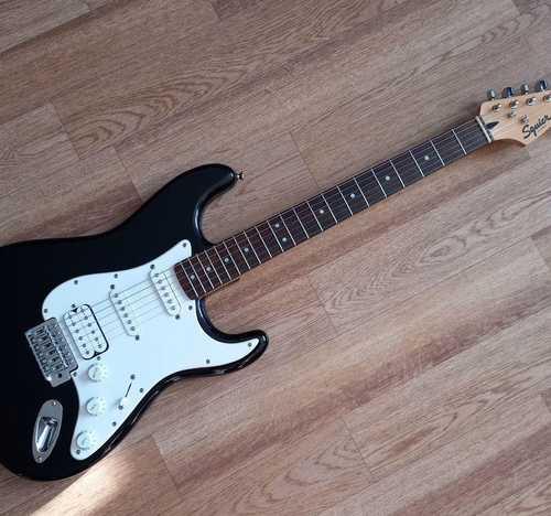 Электрогитара Fender Squier Bullet Stratocaster HS