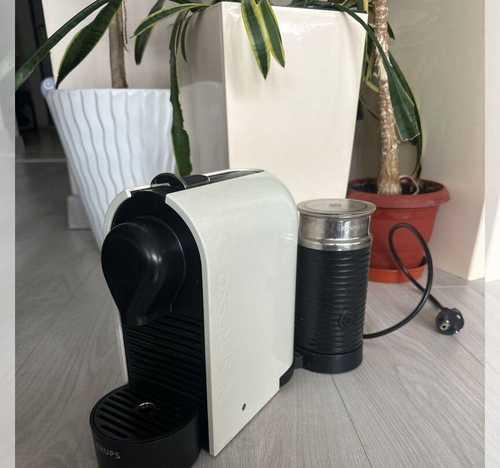 Кофеварка капсульная nespresso