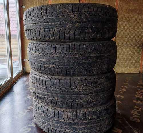 Michelin Latitude X-Ice 225/65 R17 99T