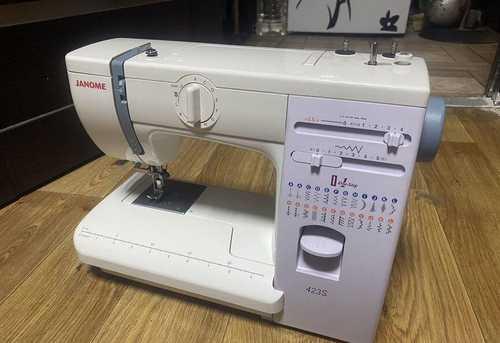 Швейная машина Janome 423S