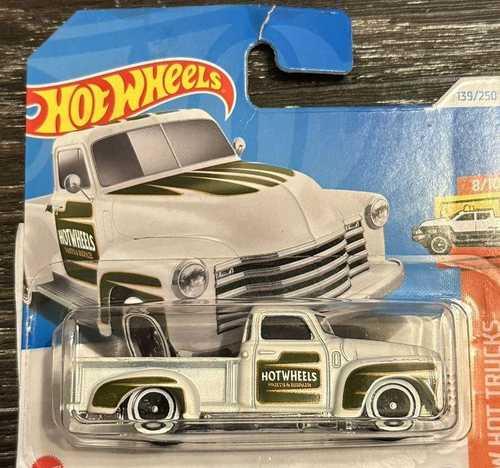 Hot wheels 1:64 chevy 52