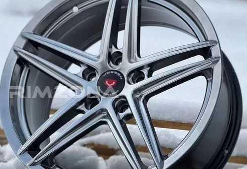 Литой диск в стиле vossen R18 5x108