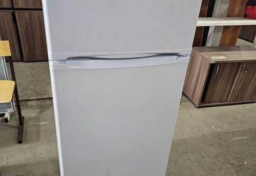 Холодильник indesit ST 14510 белый, 2х камерный, 1