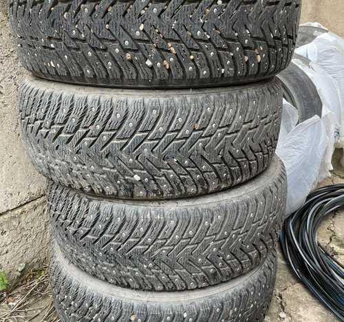 Nokian Tyres Hakkapeliitta 8 215/55 R17 98T
