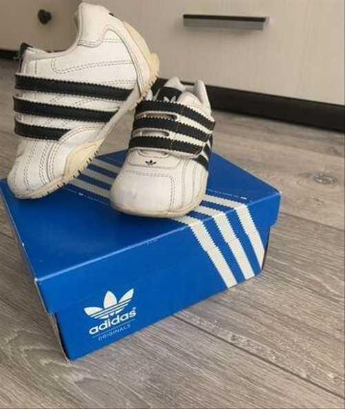 Кроссовки adidas 21