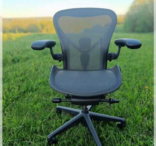 Компьютерное кресло Herman Miller Aeron