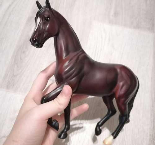 Лошадь модель Breyer под доставку