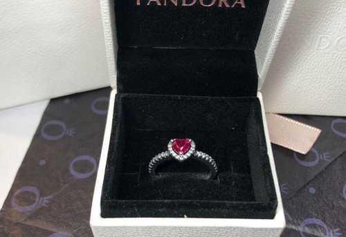 Pandora кольцо "возвышенное сердце "