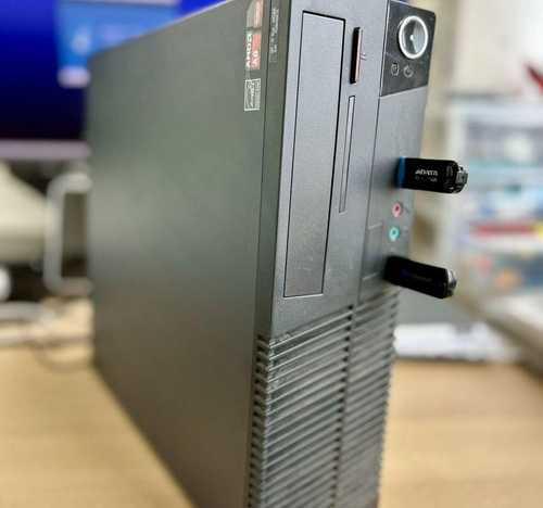 Lenovo ThinkCentere M79