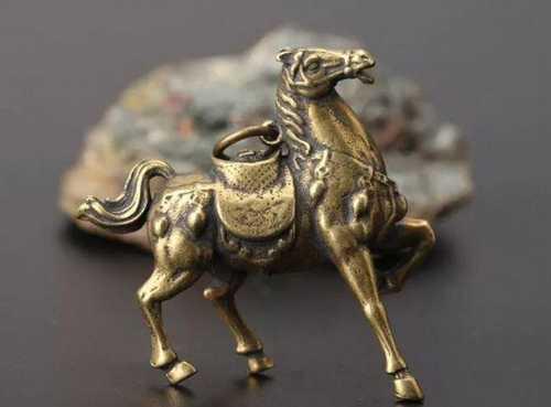 Фигурка лошадь, брелок подвеска конь латунь
