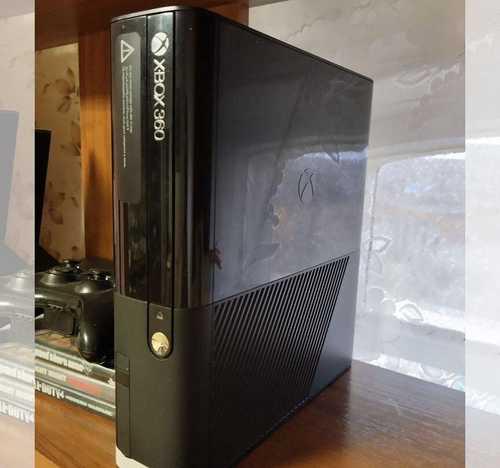 Xbox 360 (+1 диск и джойстик)