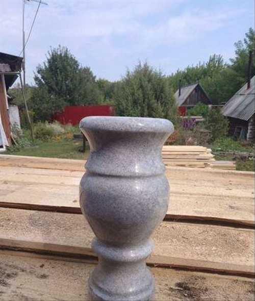 Ваза гранитная