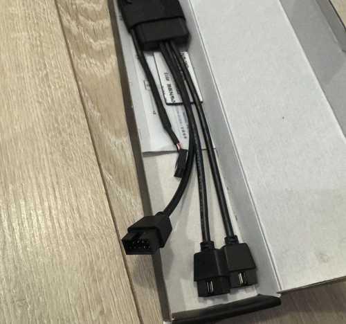 Концентратор Lian-li USB 2.0 1-to-3 HUB