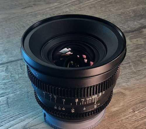 Объектив SLR MagicMicroPrime Cine 12mm T2.8