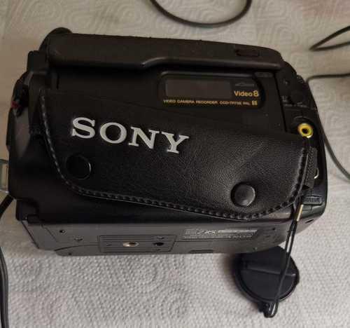 Видеокамера Sony, модель CCD-TR45E