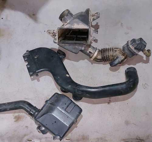 Корпус, резонатор, воздуховод Nissan x-trail t31