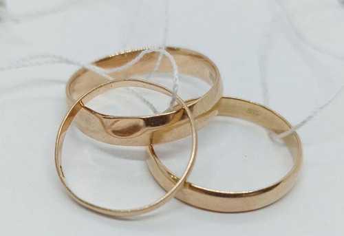 Деформированные золотые обручальные кольца