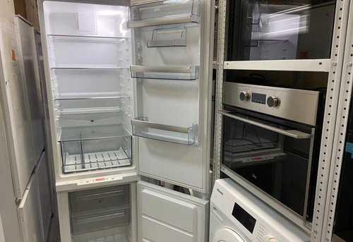 Встраиваемый холодильник AEG размер XL