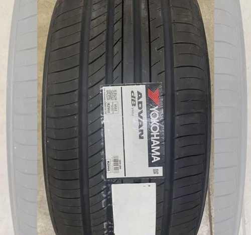 Yokohama Advan dB V552 235/45 R18