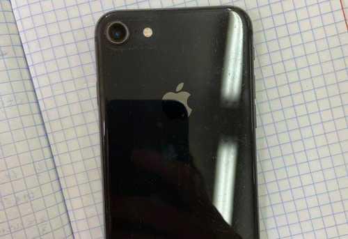 Телефон iPhone 8