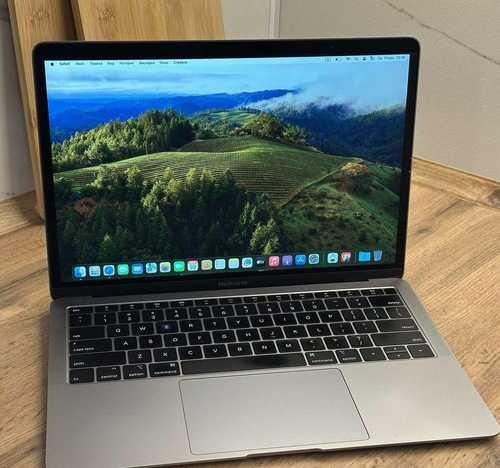 Macbook air 13 2019 i5/8/128gb новый аккумулятор