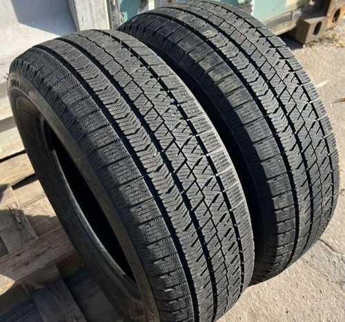 Bridgestone Blizzak VRX2 215/60 R16