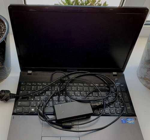 Samsung np300e5x