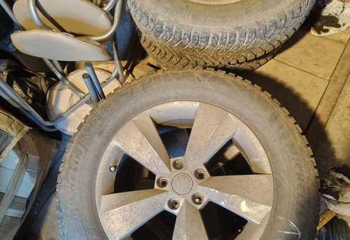 Michelin Agilis X-Ice North 215/65 R17