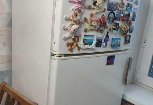 Холодильник Stinol 256Q.002