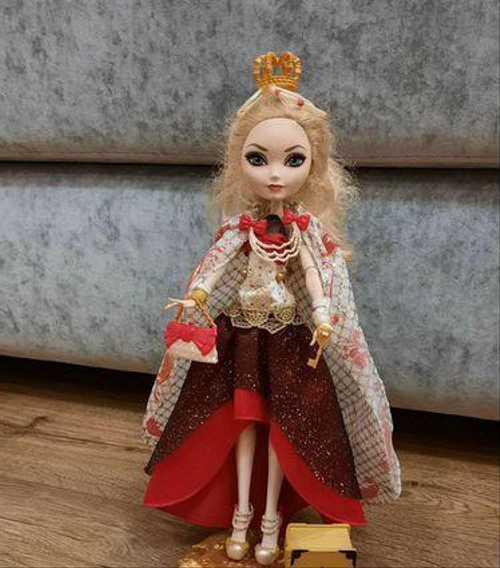 Кукла Ever After High Эппл Уайт День Наследия
