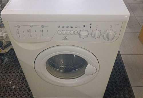 Итальянская стиральная машина б/у Indesit