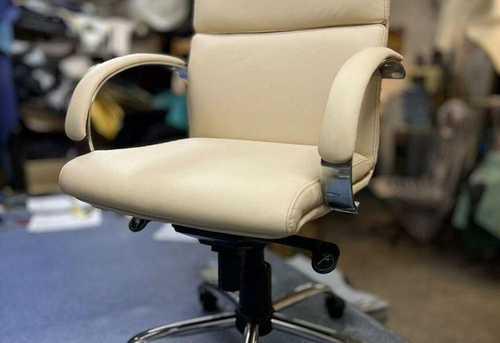 Компьютерное кресло в натуральной коже