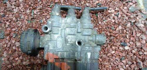Кран уровня пола главный Wabco, 472901016