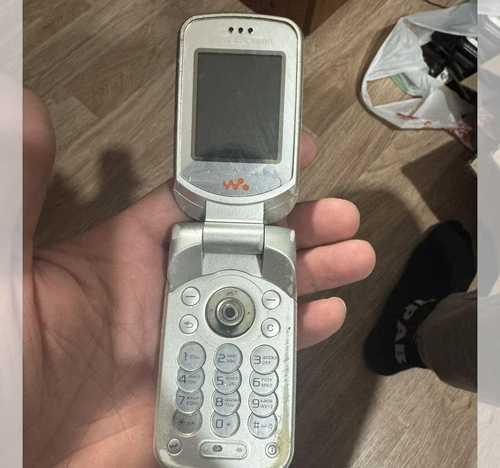 Sony Ericsson W300i