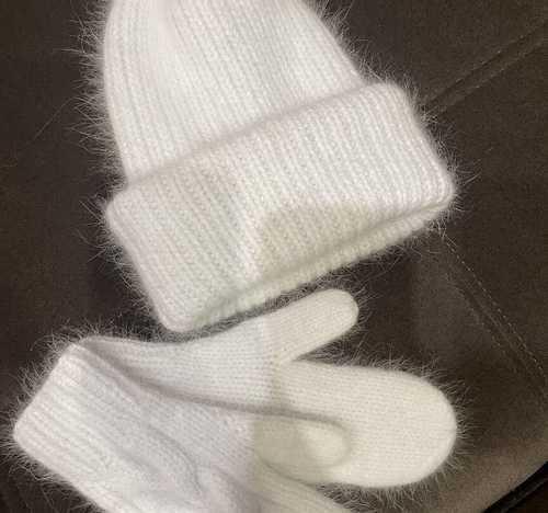 Шапка и варежки из ангоры