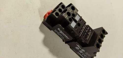 Цоколь реле 4пк rxze2m114 Schneider