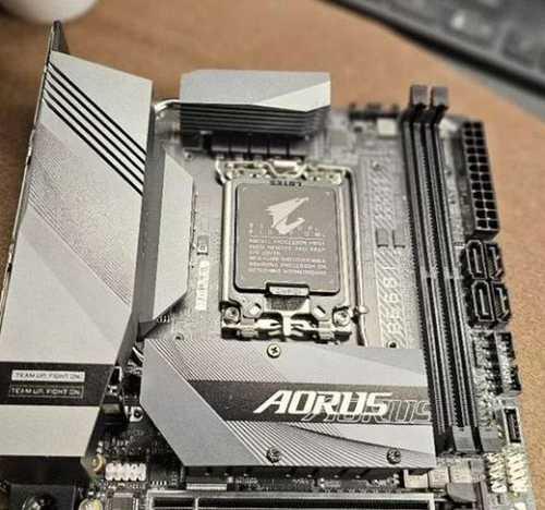 Материнская плата Gigabyte Aorus Pro B660i DDR4