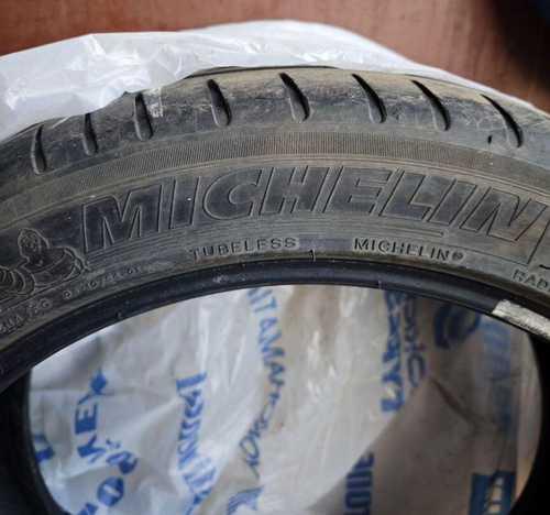 Michelin Pilot Sport 3 235/45 R18 98Y