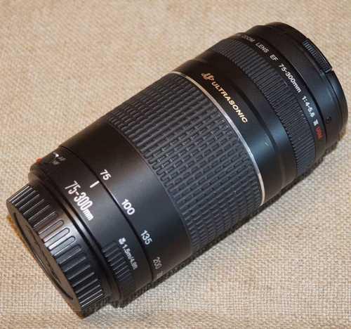 Canon EF 75-300mm f/4-5.6 III USM