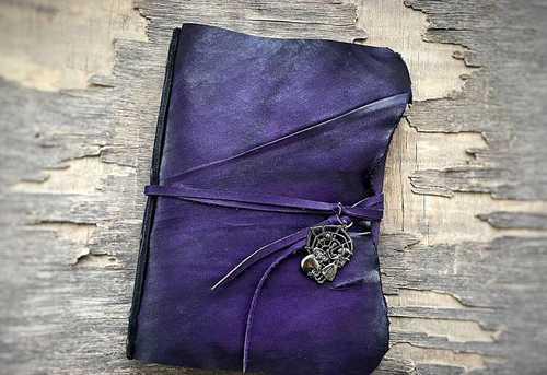 Блокнот ручной работы из кожи А5 фиолетовый Ведьмо