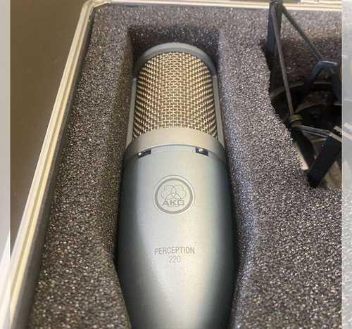 Студийный микрофон akg p220