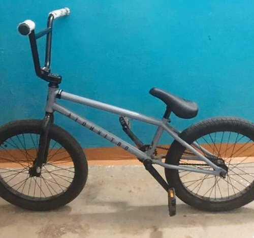 Bmx atom ion