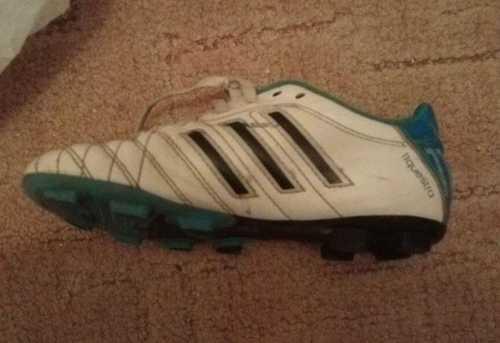 Футбольные бутсы adidas 11questra