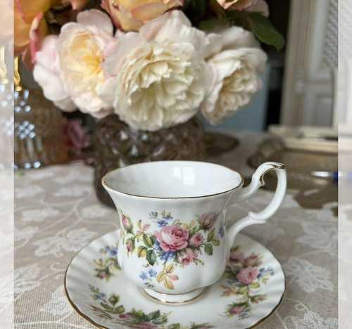 Royal albert moss rose. Англия. Костяной фарфор