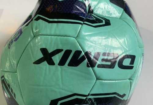 Футбольный мяч demix бирюзовый