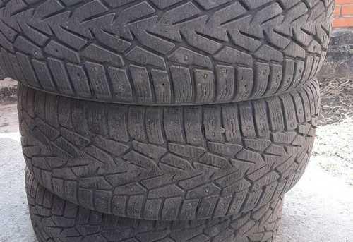 Nokian Tyres Hakkapeliitta 7 215/60 R16 21