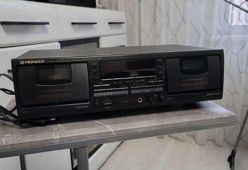 Кассетная дека Pioneer CT-W703RS