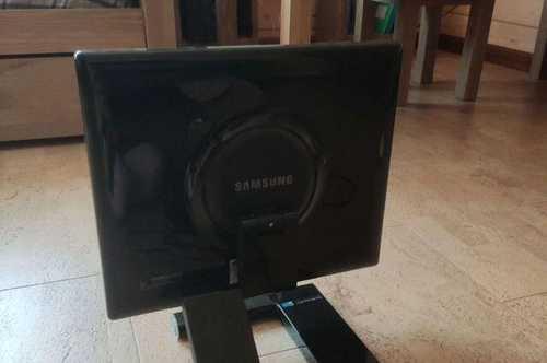 Монитор Samsung syncmaster971p
