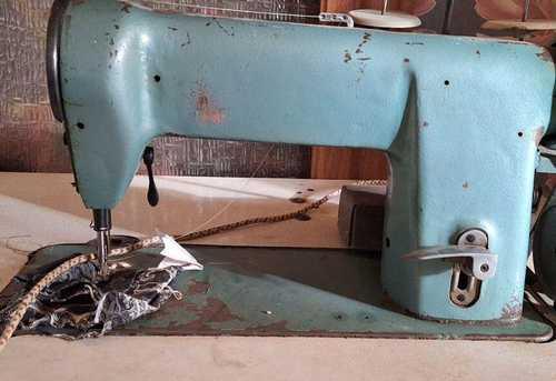 Промышленная швейная машинка класса 97